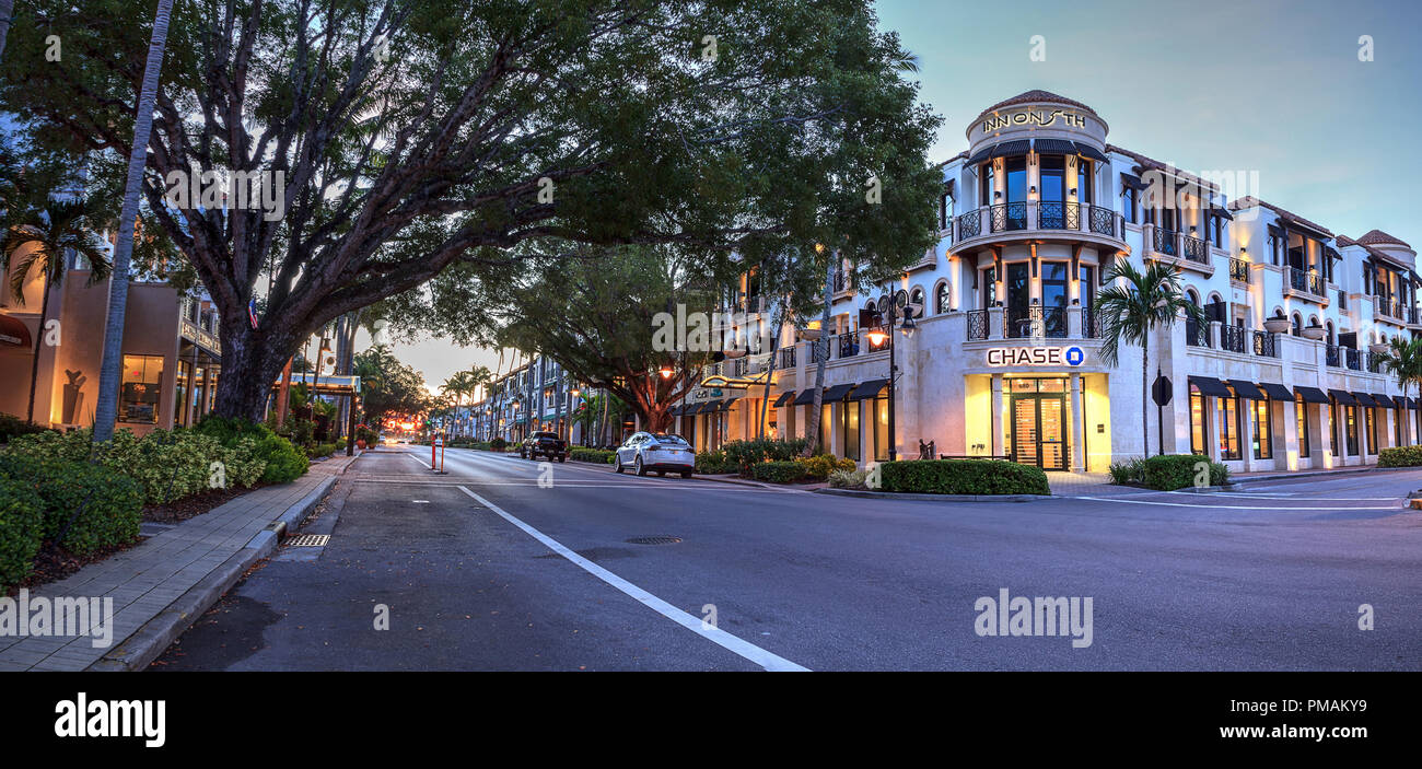 Old naples building florida hi-res stock photography and images - Alamy