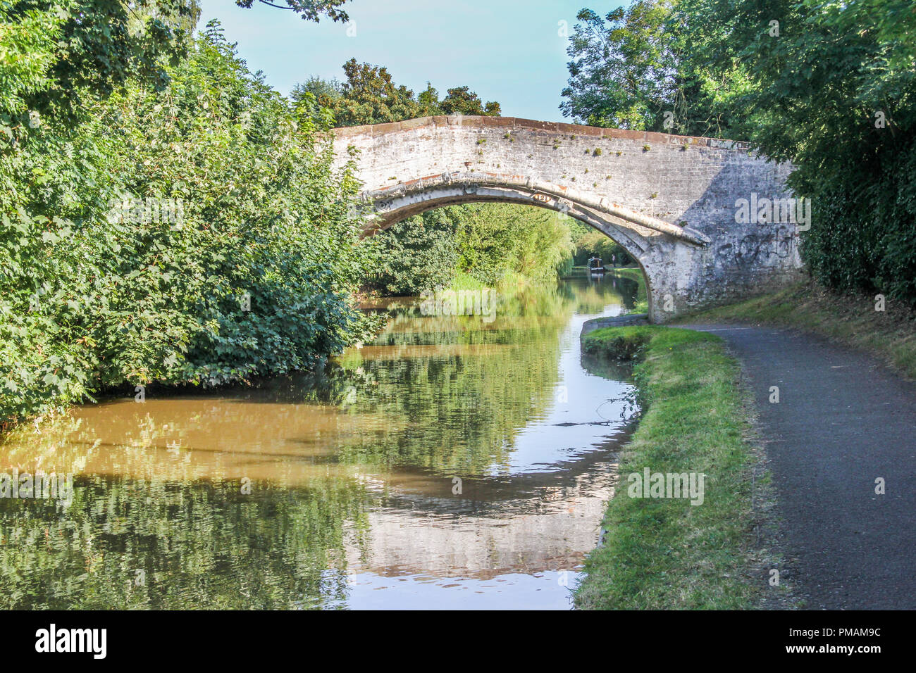 Bridge over the Shropshire Union canal, Christleton, Cheshire, England ...