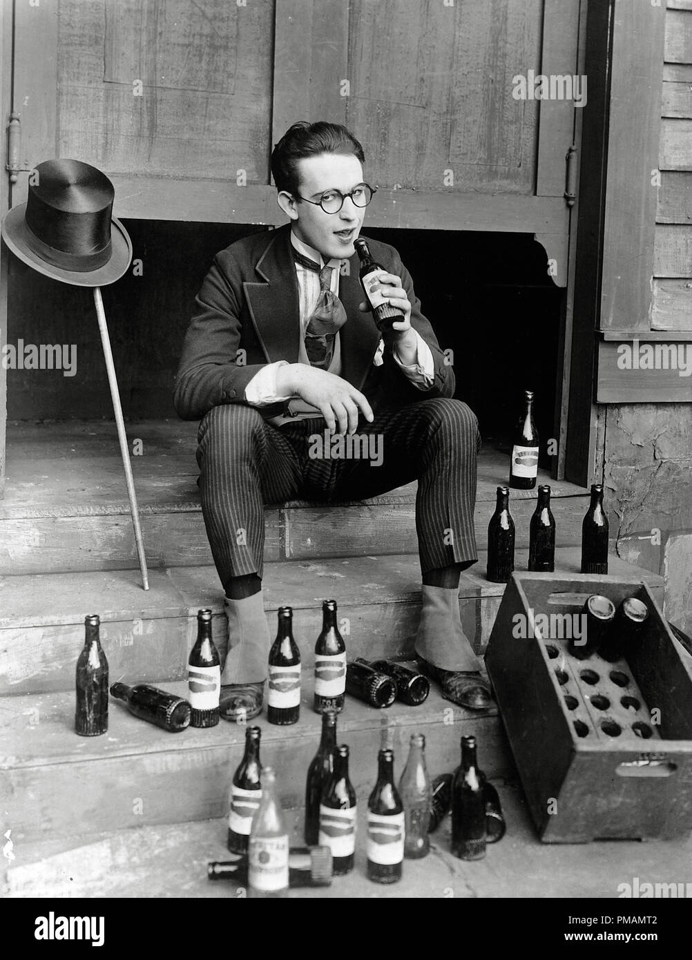 Harold lloyd publicity hi-res stock photography and images - Alamy