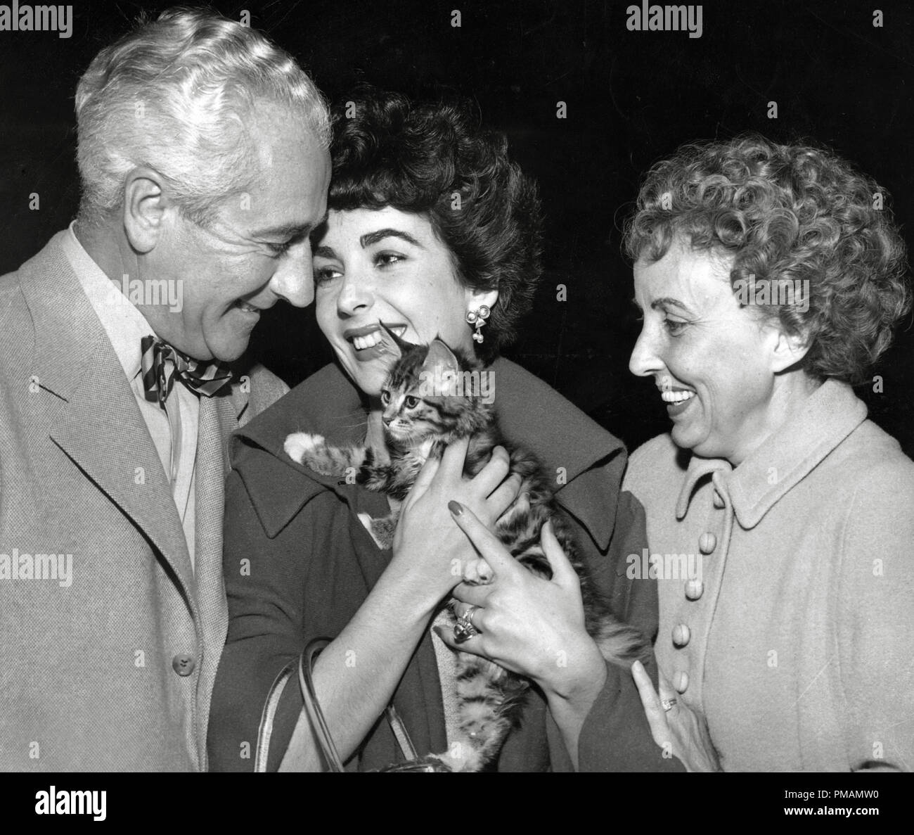 Elizabeth Taylor with her parents circa 1955 File Reference # 33505 ...