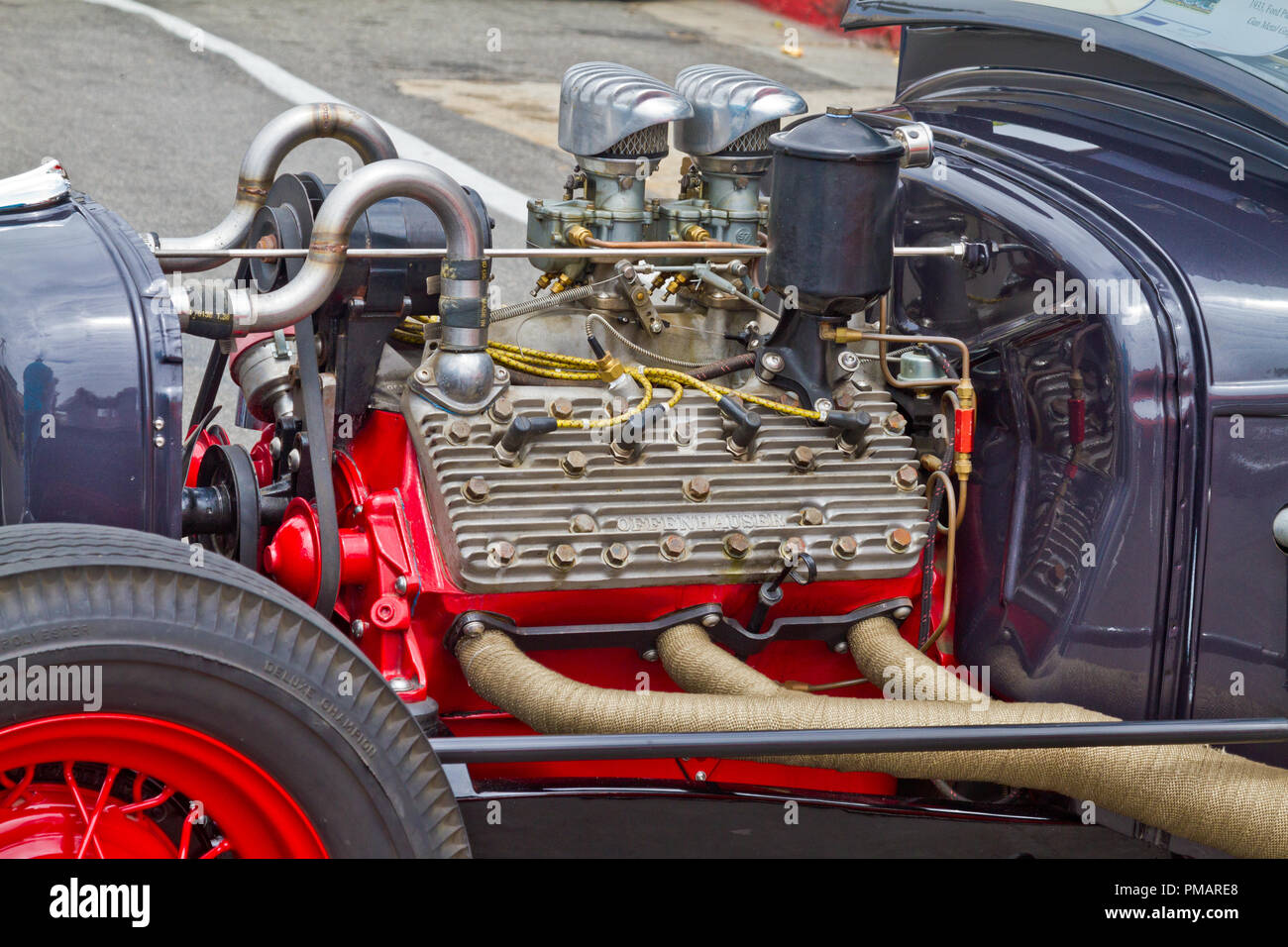 Closeup view of an Offenhauser engine mounted in a hot rod Stock Photo ...