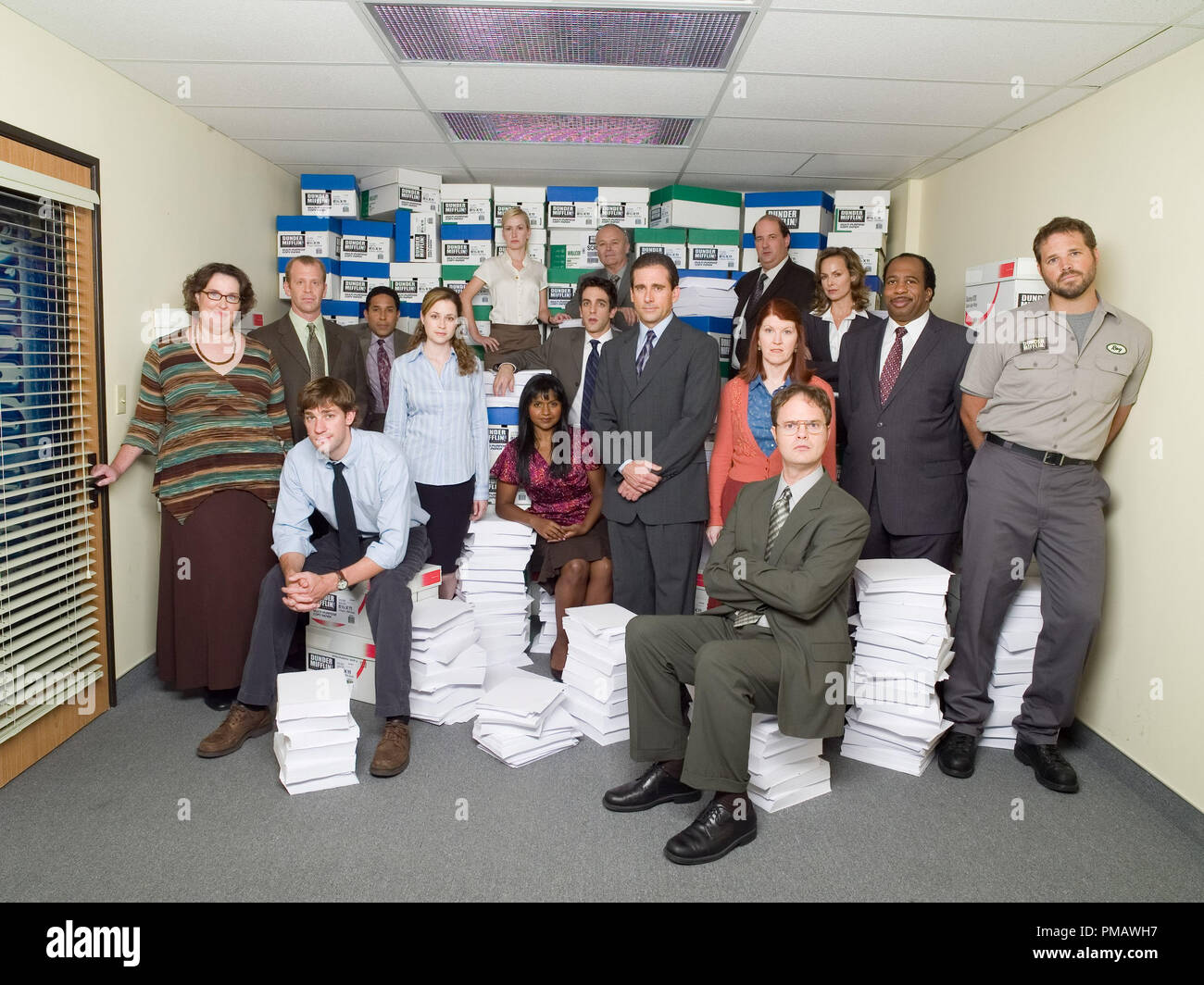 The office jenna fischer angela kinsey hi-res stock photography and ...
