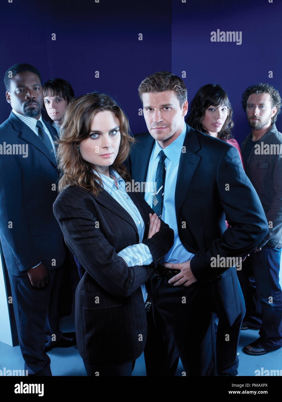 Season 1 emily deschanel 2005 hi-res stock photography and images - Alamy
