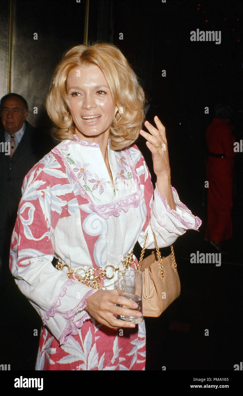 Angie dickinson hi-res stock photography and images - Alamy