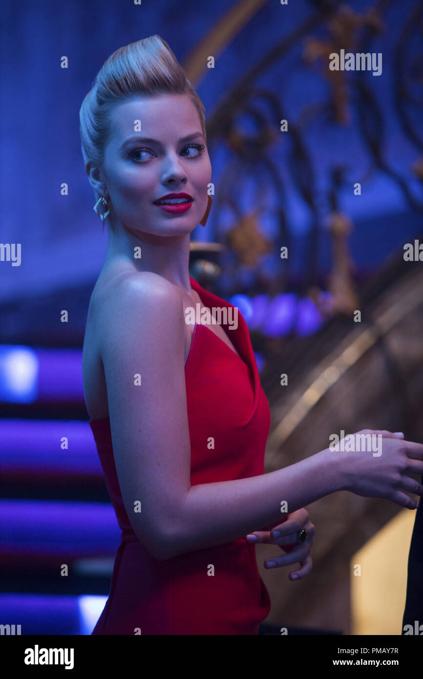 Focus, margot robbie hi-res stock photography and images - Alamy