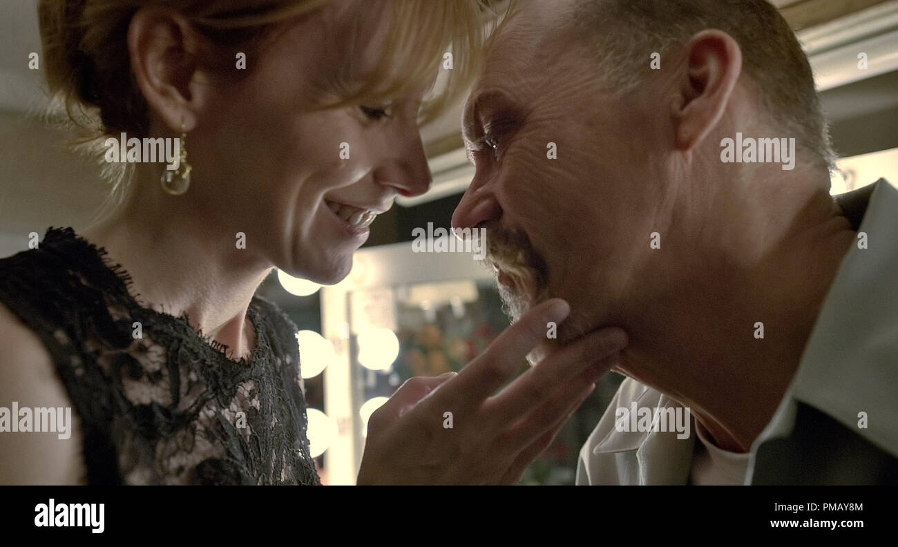 Amy Ryan as "Sylvia" and Michael Keaton as "Riggan" in BIRDMAN Stock ...