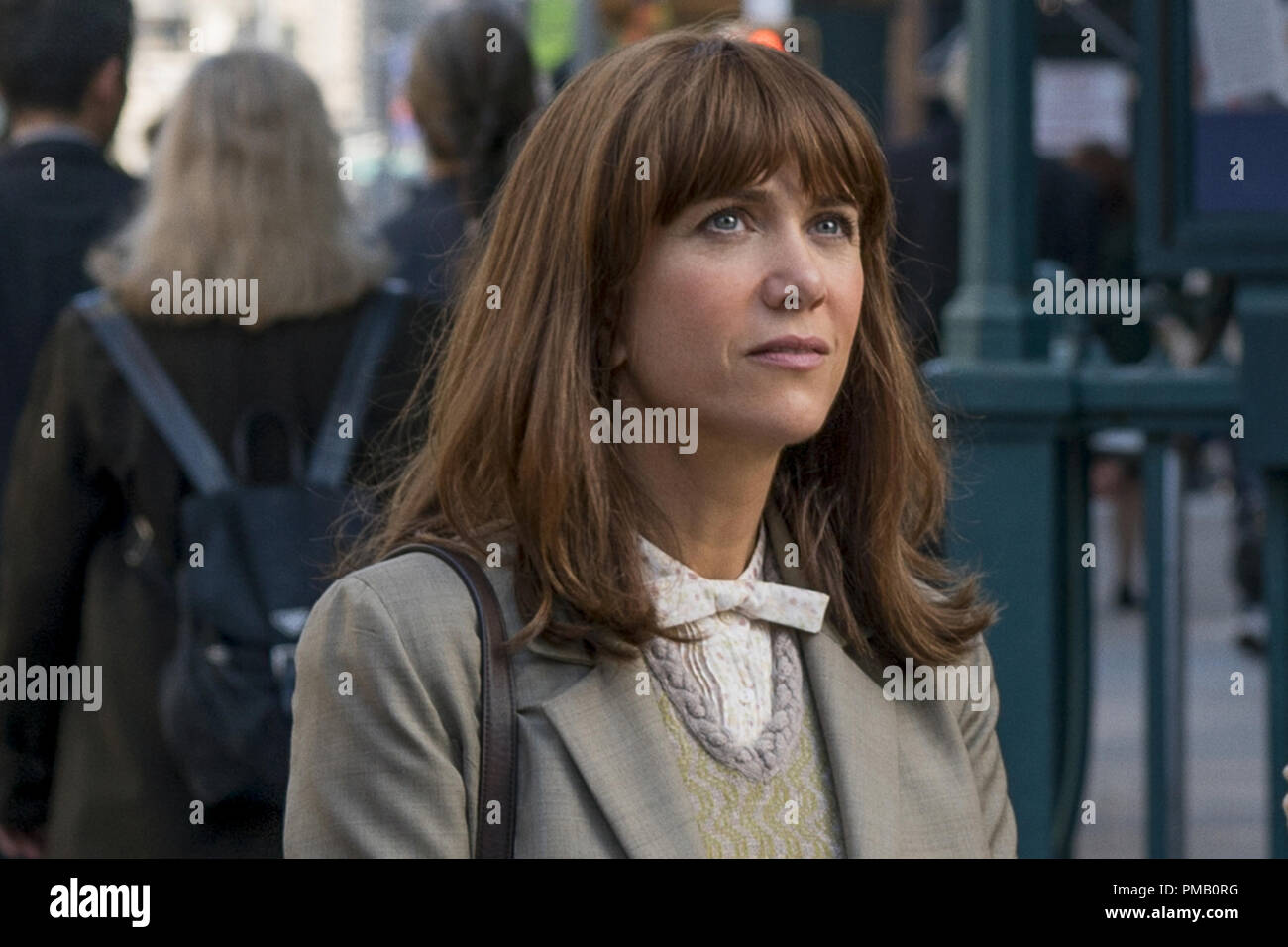 Erin (Kristen Wiig) in Columbia Pictures' GHOSTBUSTERS Stock Photo - Alamy