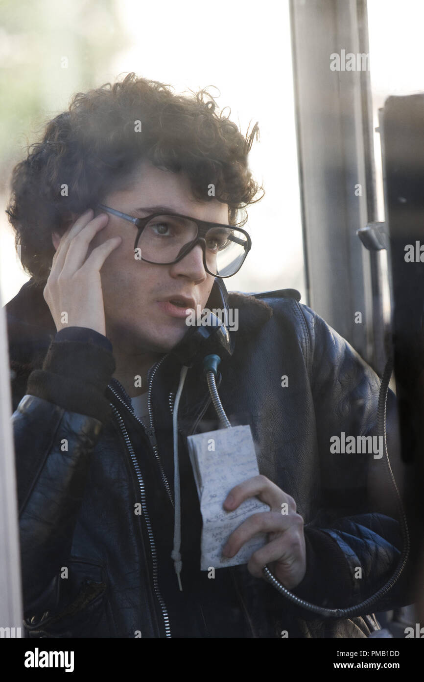 Emile Hirsch stars as real-life gay rights activist Cleve Jones in ...