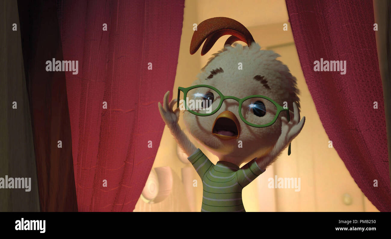 Chicken little 2005 hi-res stock photography and images - Alamy