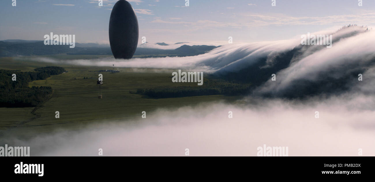 Arrival movie hi-res stock photography and images - Alamy