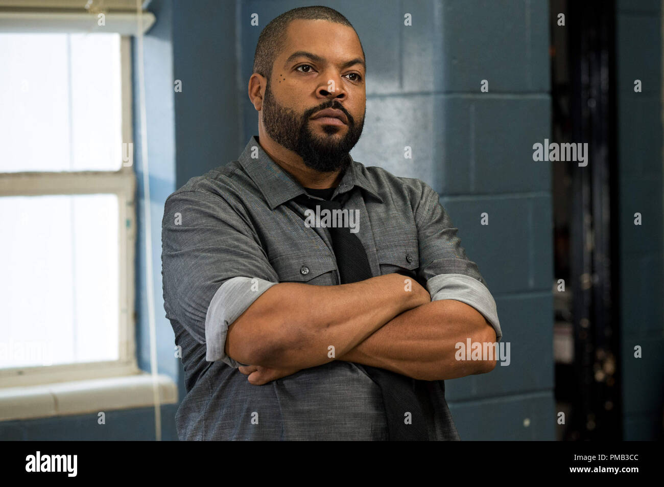 Fist fight hi-res stock photography and images - Alamy