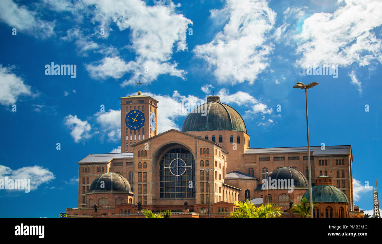 Santuario nacional de nossa senhora aparecida hi-res stock photography ...