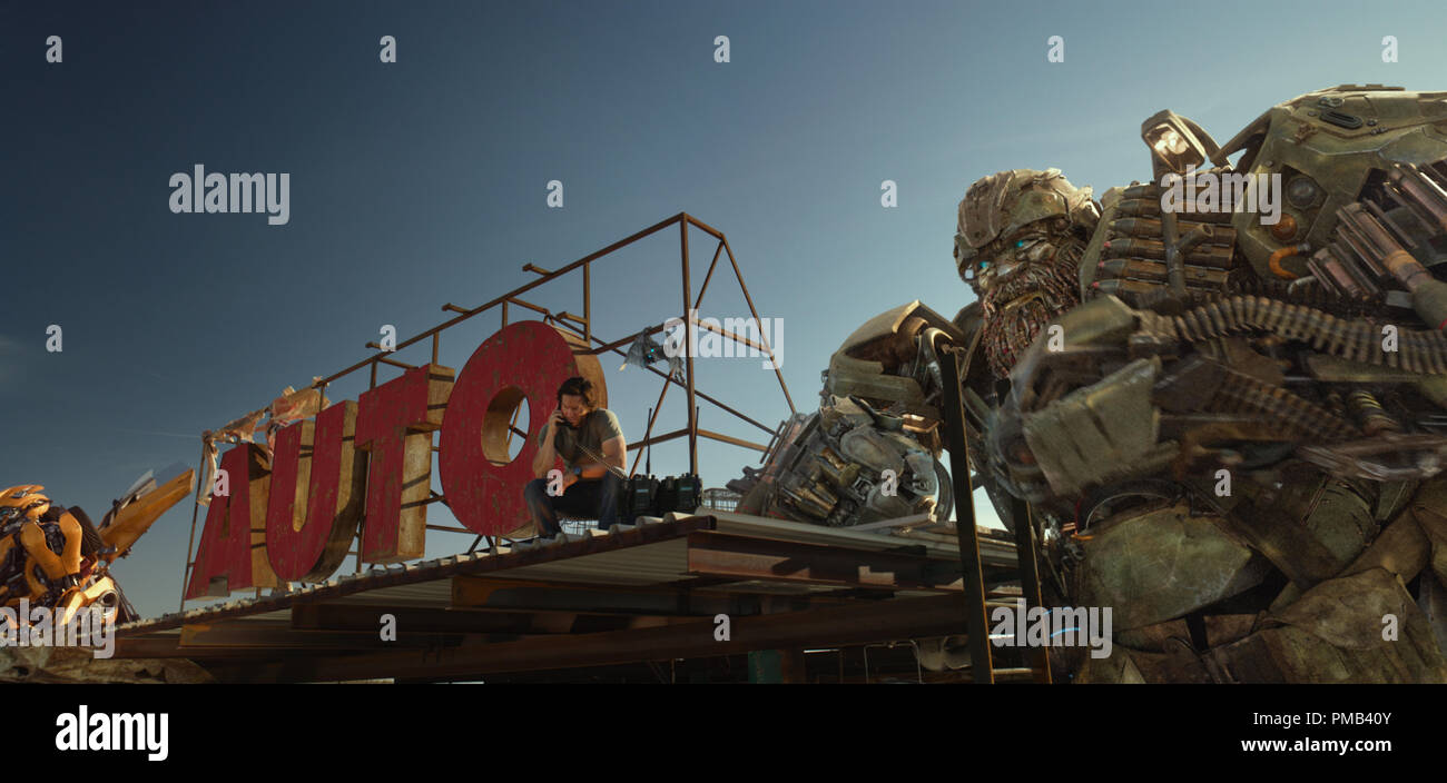 Transformers last knight mark wahlberg hi-res stock photography and ...