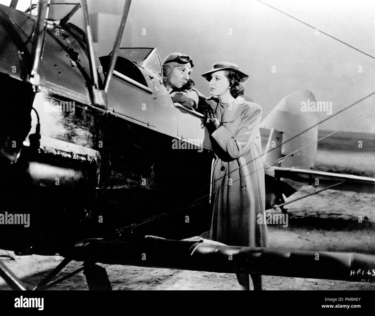 Laurence Olivier, Valerie Hobson, "Q Planes" (1939) aka "Clouds Over ...