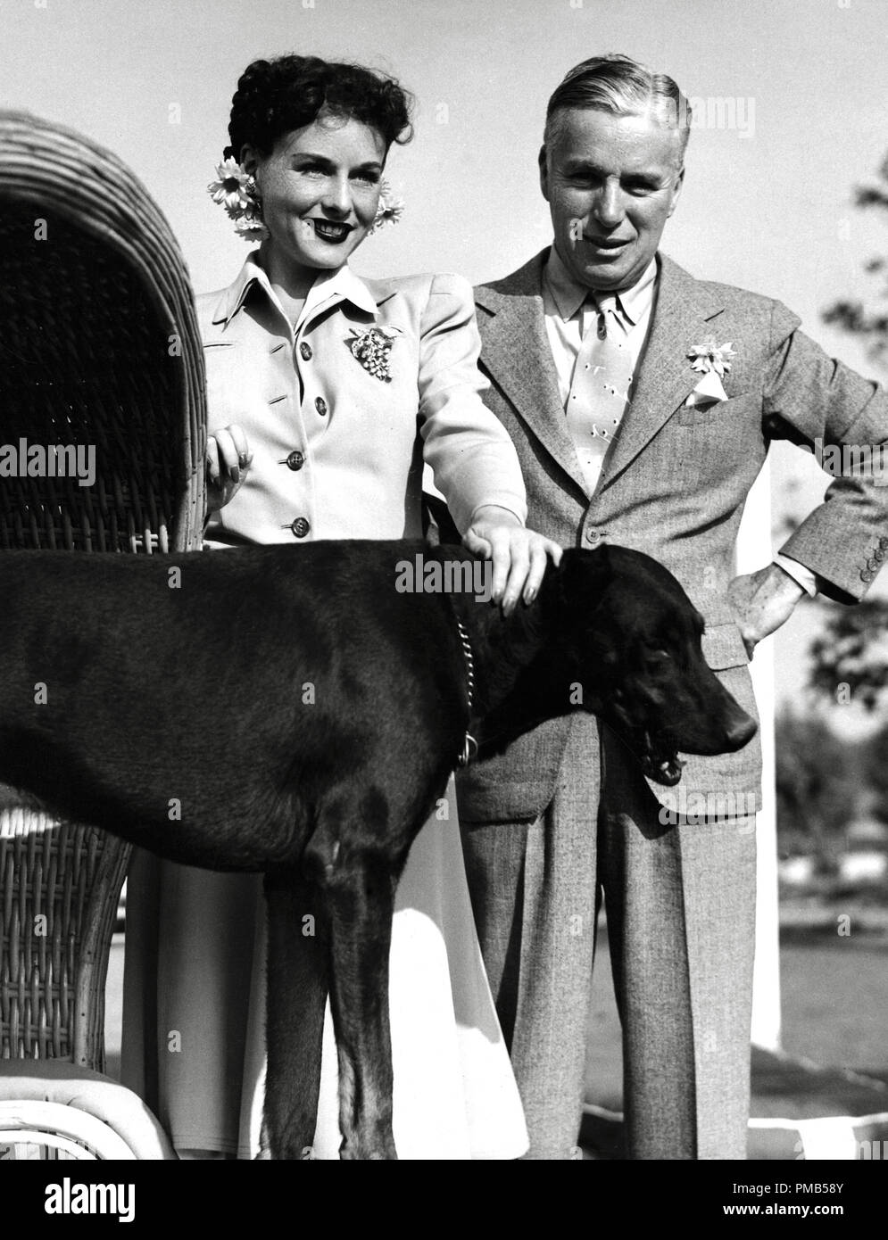 Charles Chaplin and Paulette Goddard at Louella Parsons country place ...