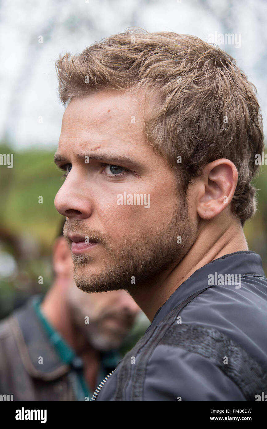 Max thieriot hi-res stock photography and images - Alamy