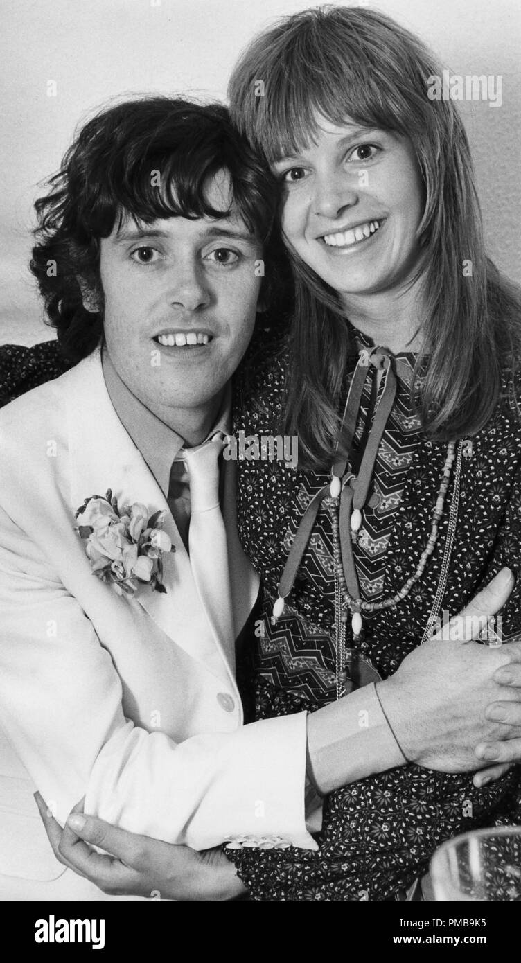 Folk singer Donovan with his bride Linda Lawrence, 1970© JRC /The ...