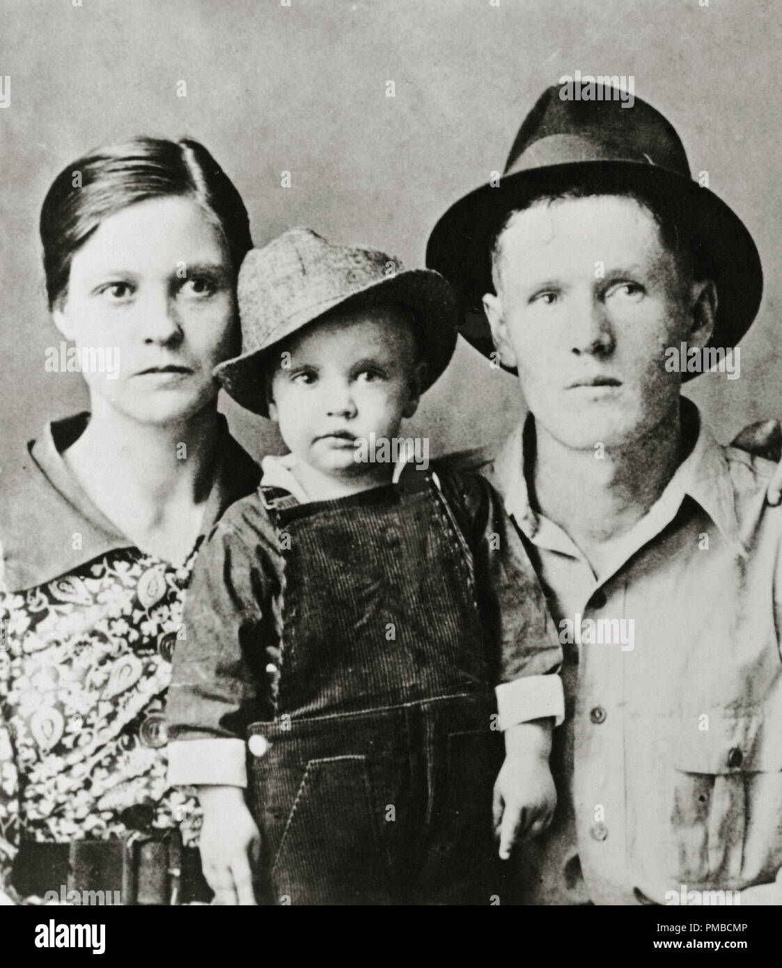 Elvis Presley with his parents, Gladys Presley, Vernon Presley, circa ...