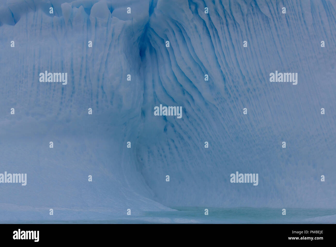 Wilhelmina bay antarctica hi-res stock photography and images - Alamy