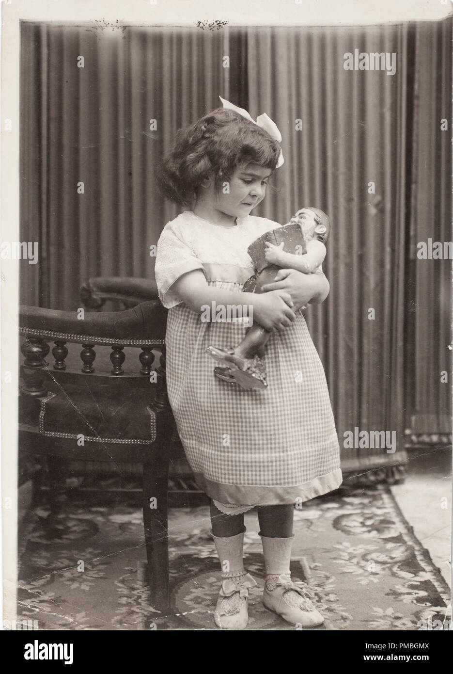 Frida Kahlo. Date/Period: 1913. Photograph. Gelatin-bromide silver on ...