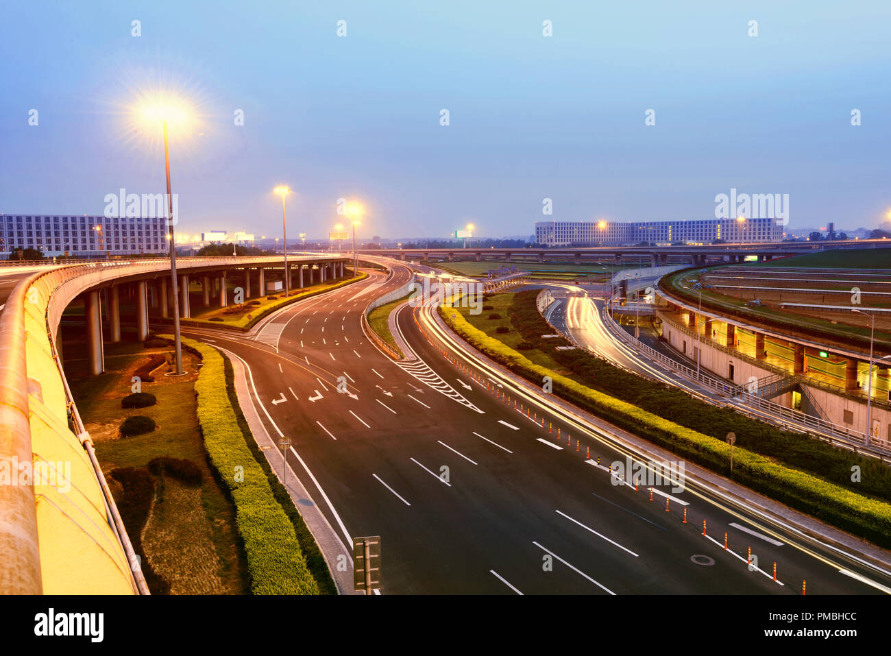 Terminal road night hi-res stock photography and images - Alamy