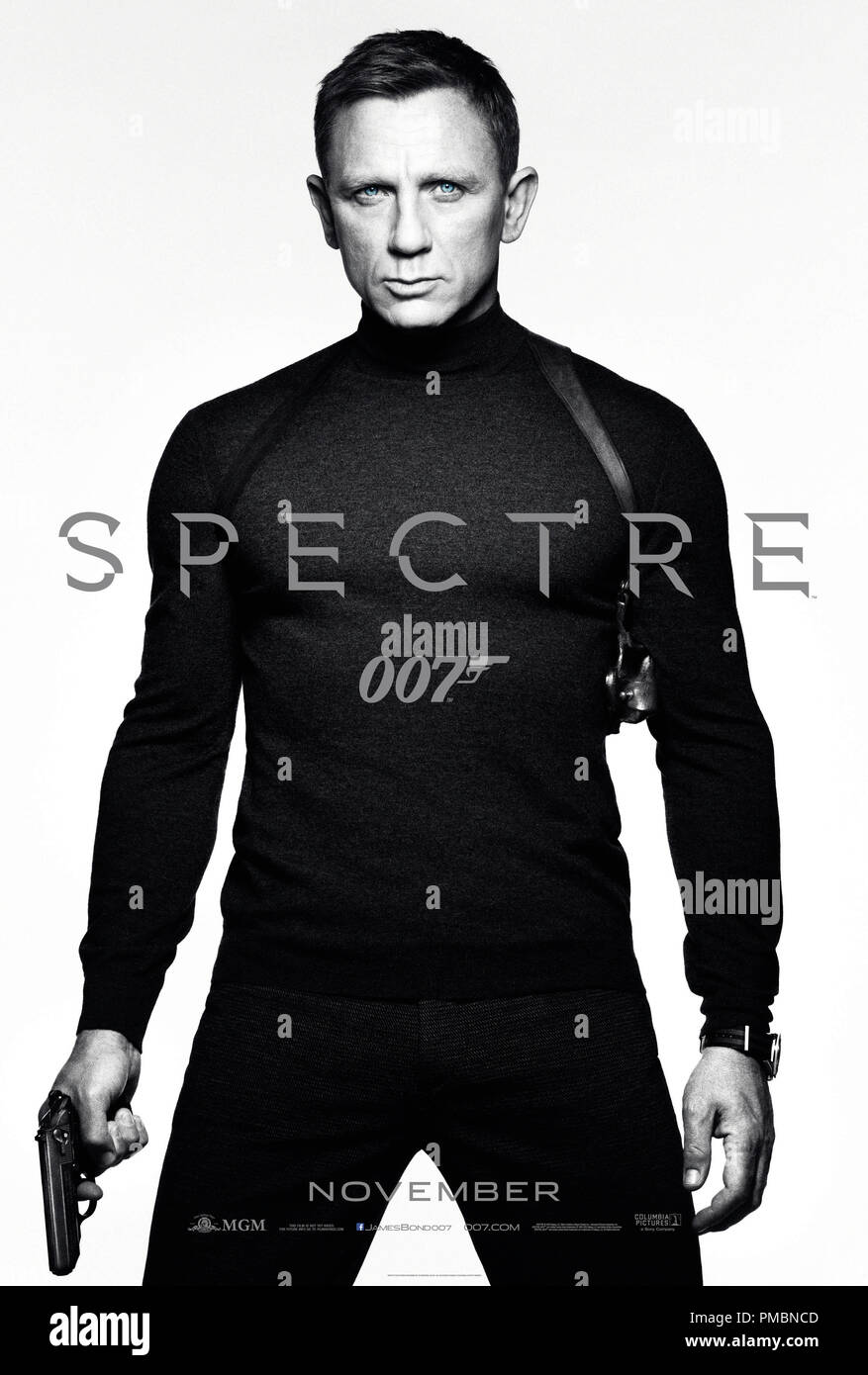 Daniel Craig Poster High Resolution Stock Photography and Images - Alamy