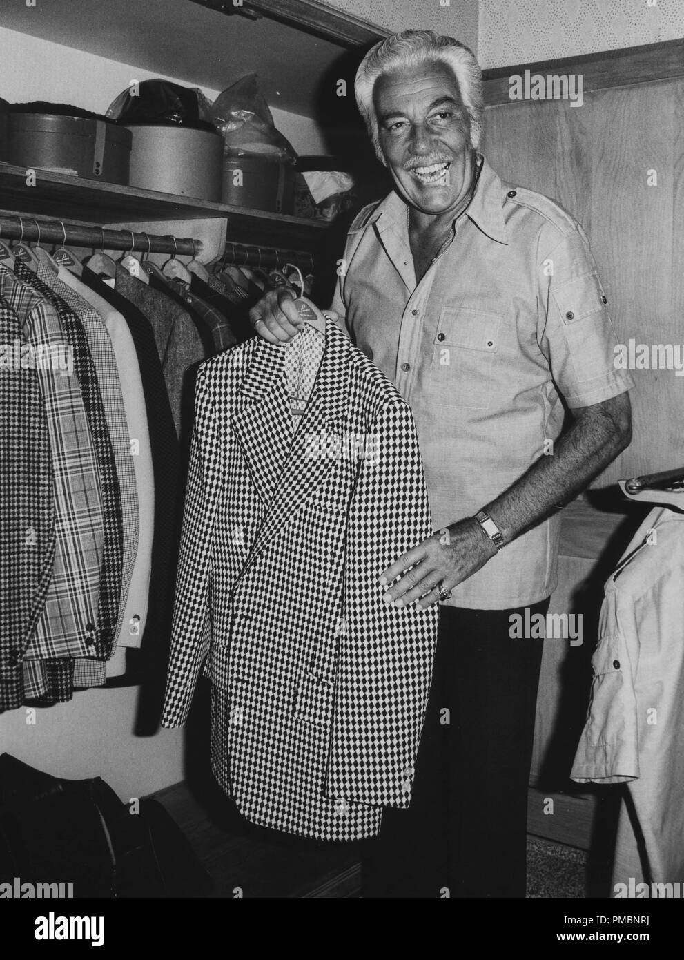 Cesar romero hi-res stock photography and images - Alamy