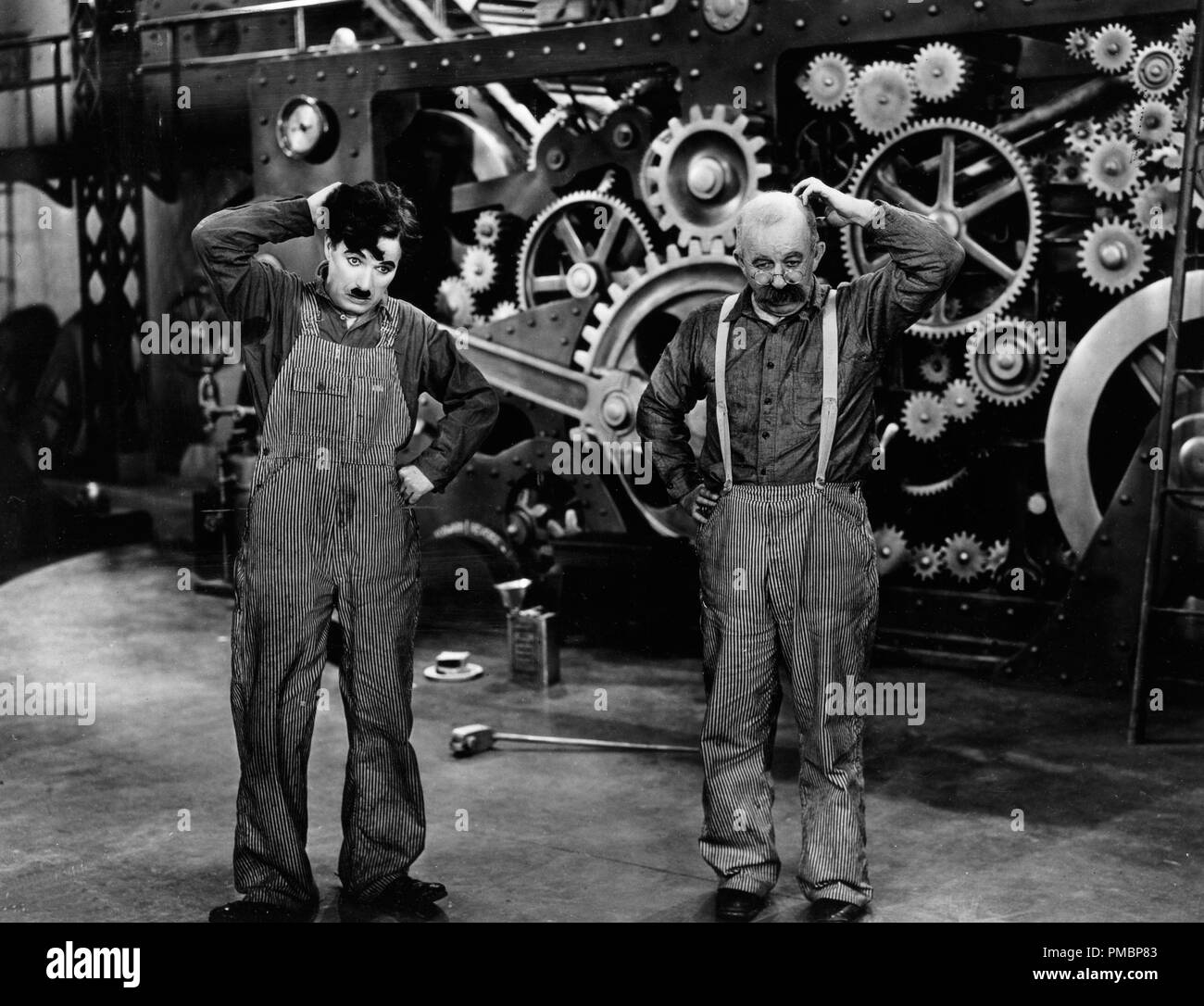 Charles chaplin modern times Black and White Stock Photos & Images - Alamy