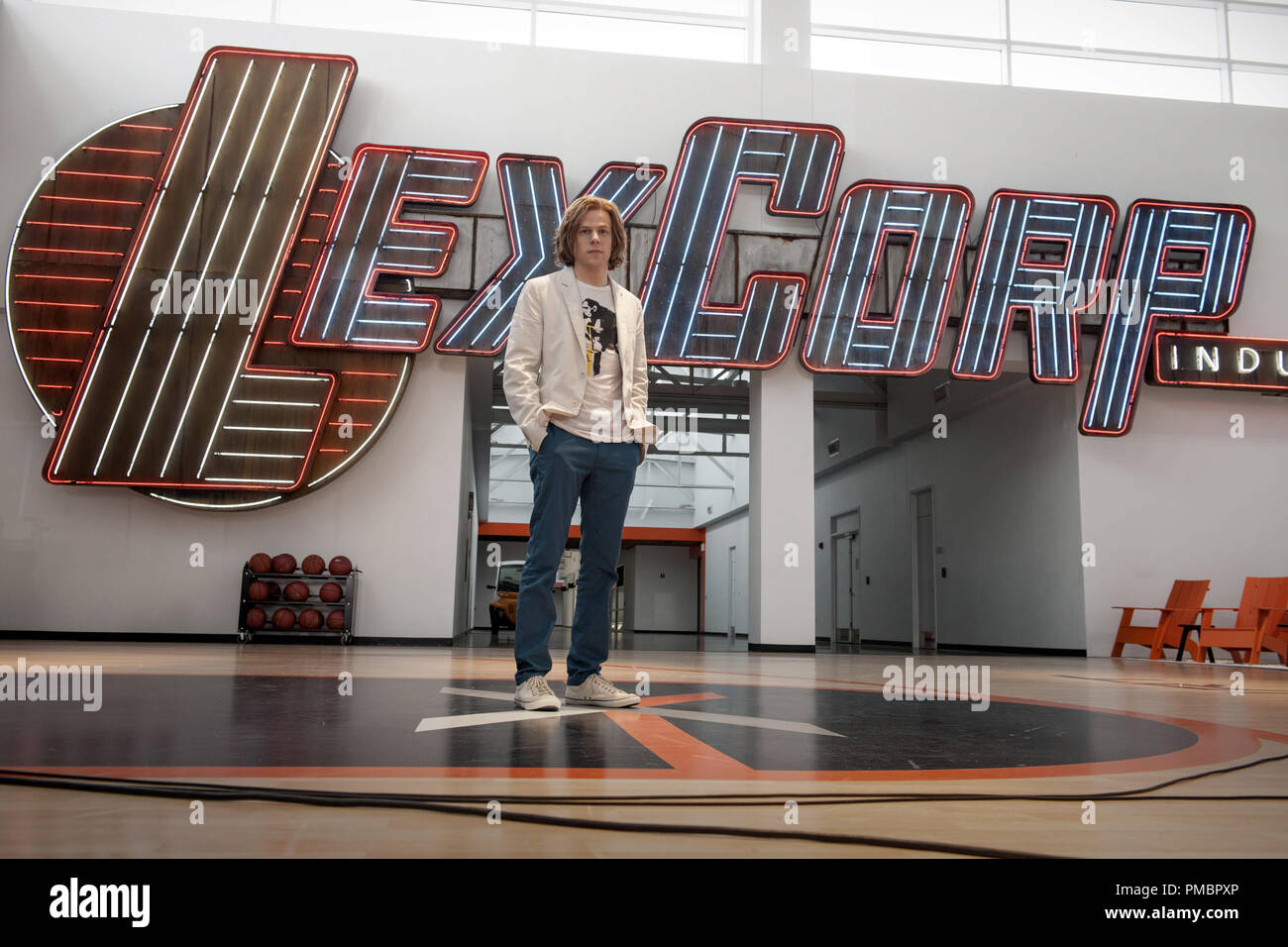 Jesse eisenberg lex luthor hi-res stock photography and images - Alamy