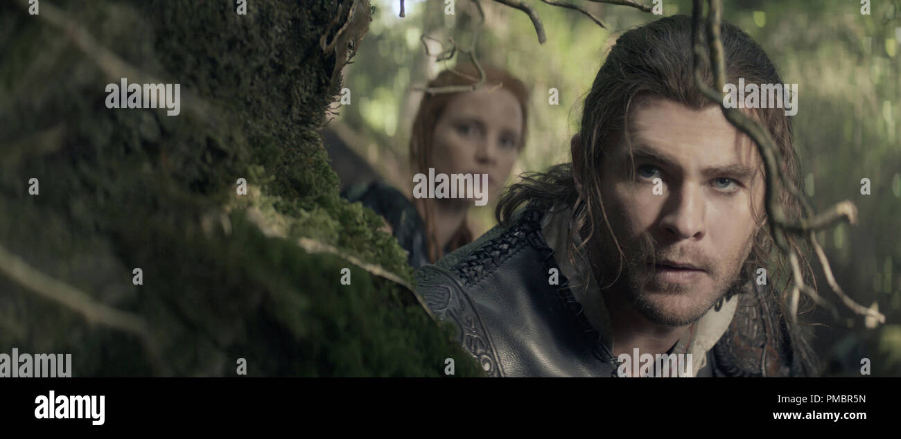 Eric the Huntsman (CHRIS HEMSWORTH) lies in wait with warrior Sara ...