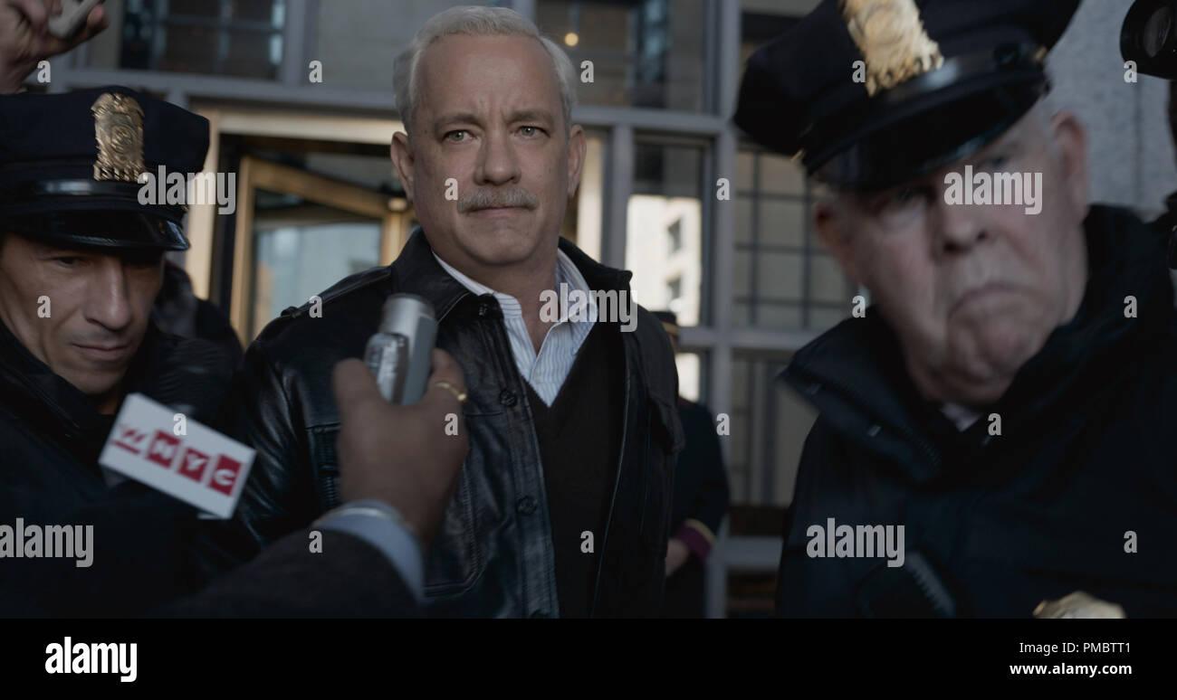 Sully tom hanks still hi-res stock photography and images - Alamy