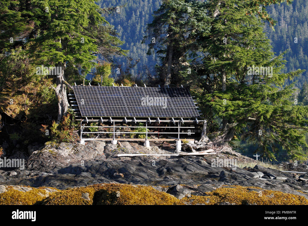 Off the grid alaska hi-res stock photography and images - Alamy