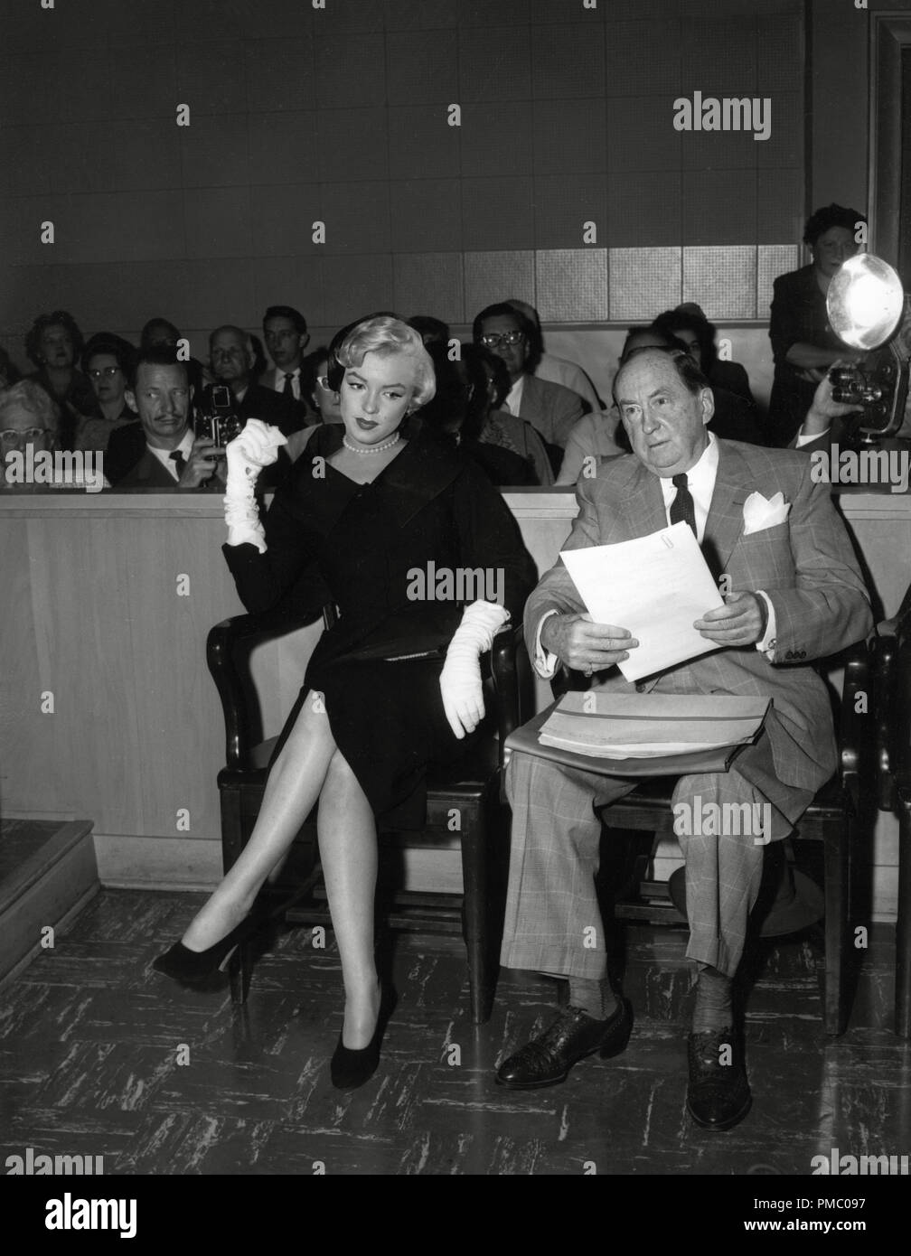 Marilyn monroe joe dimaggio hi-res stock photography and images - Alamy