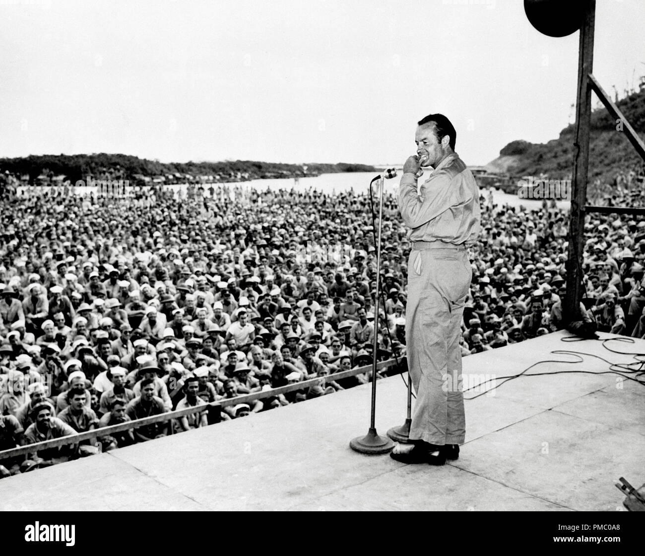 Bob hope uso hi-res stock photography and images - Alamy