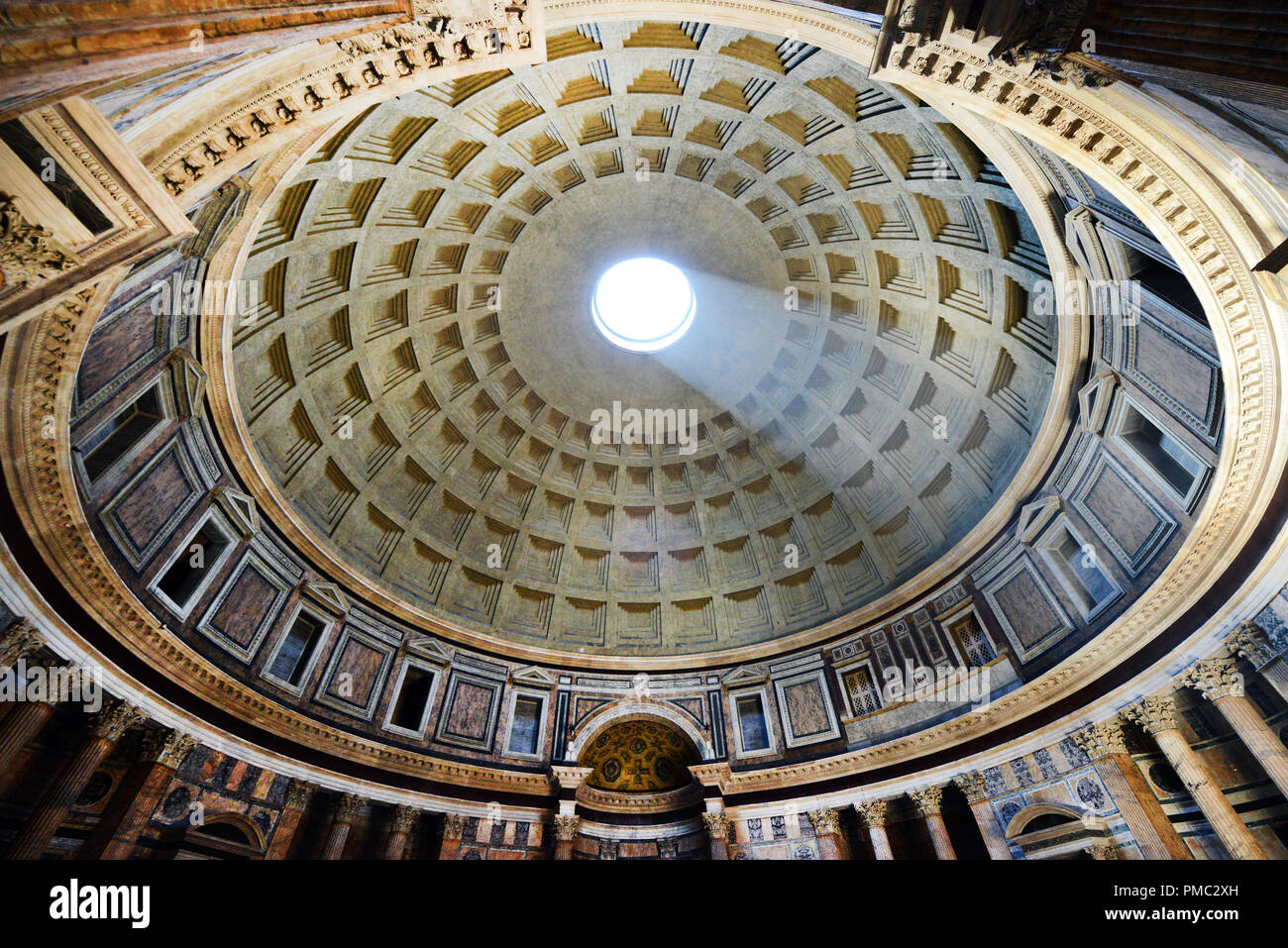Ancient roman ceiling hi-res stock photography and images - Alamy