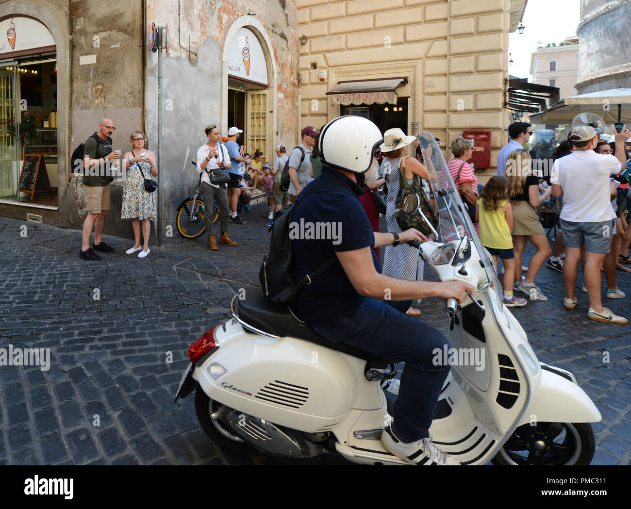 Vespa scooter rome hi-res stock photography and images - Alamy