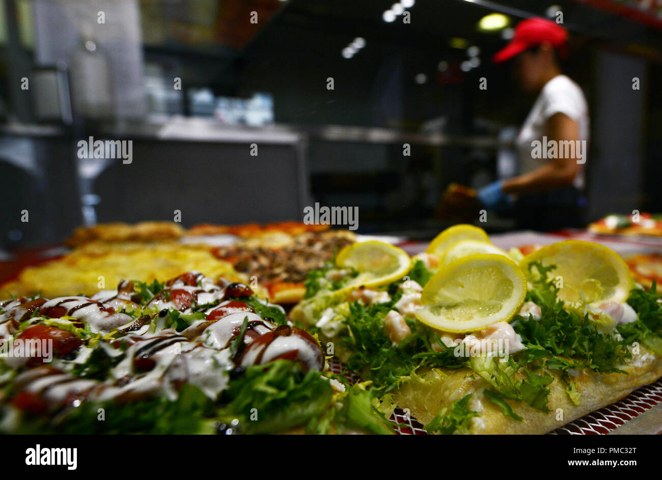 Roman pizzas hi-res stock photography and images - Alamy