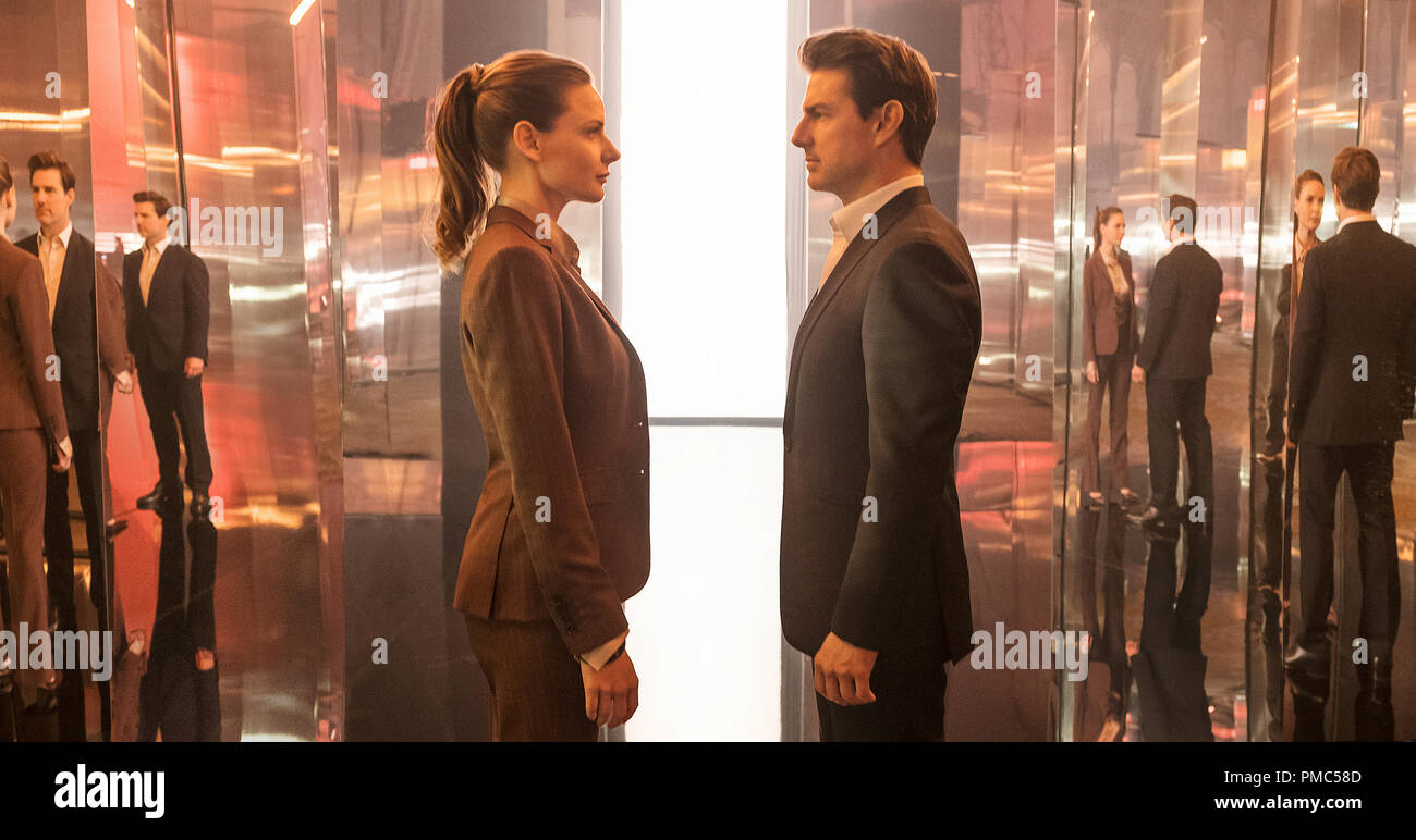 Rebecca ferguson ilsa faust tom cruise ethan hunt mission hi-res stock ...