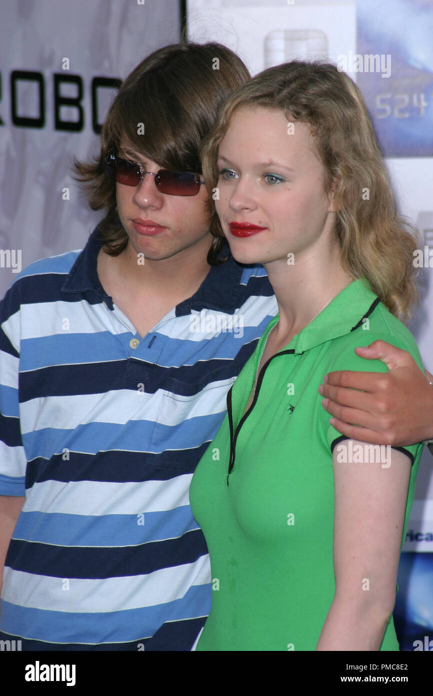 I, Robot Premiere 7-7-2004 Thora Birch and brother Bolt Birch Photo by ...