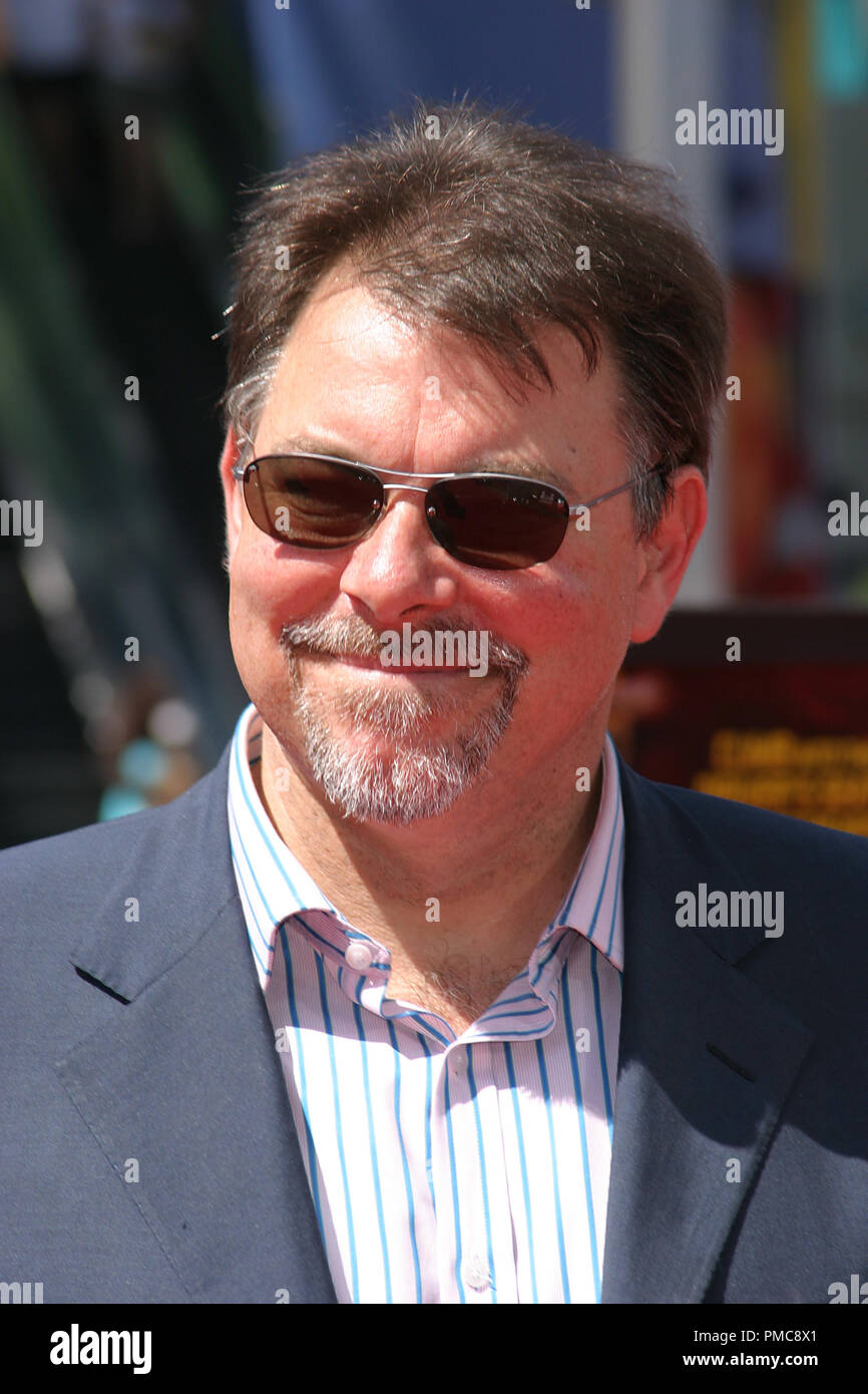 Jonathan frakes hi-res stock photography and images - Alamy