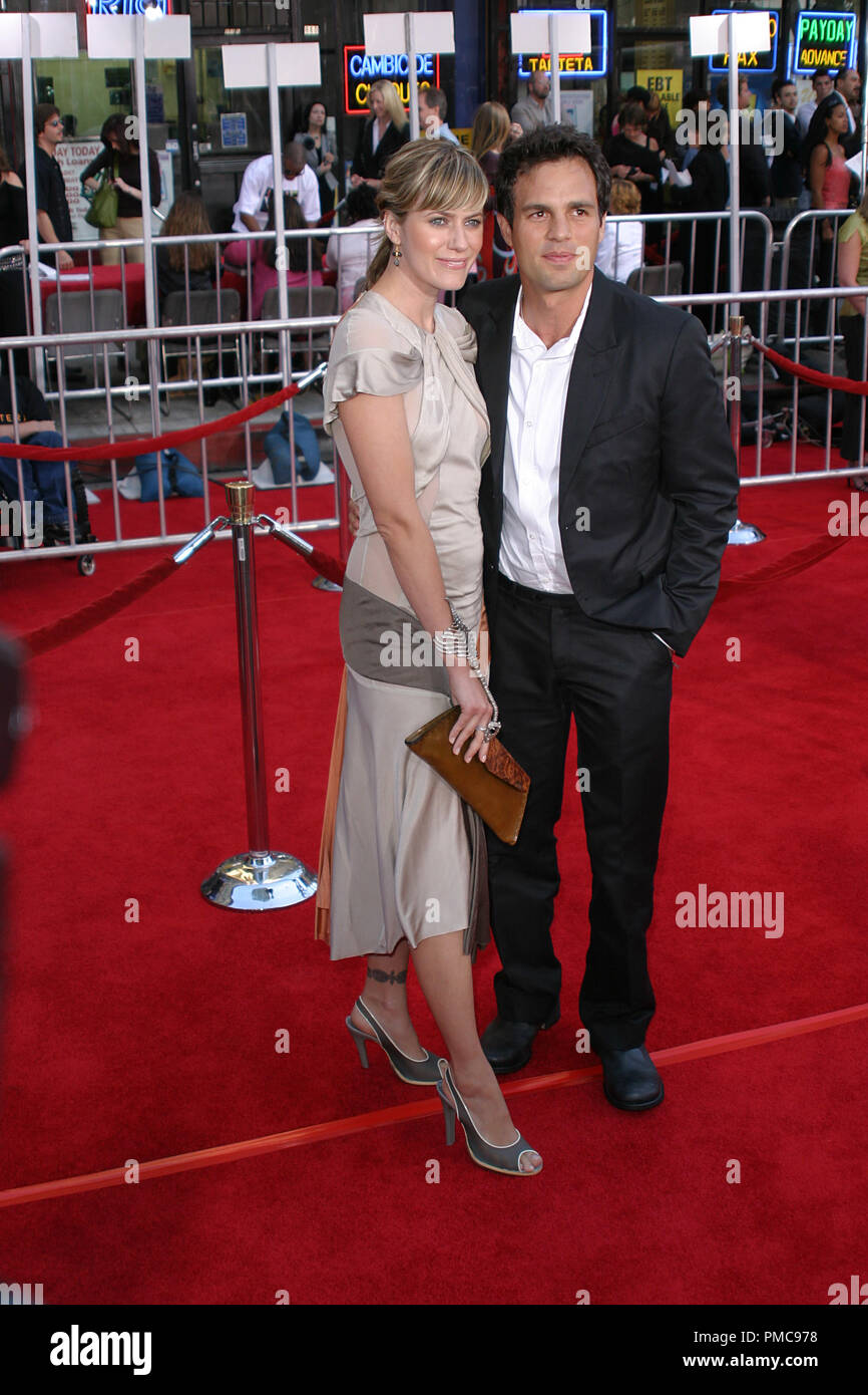"Collateral" Premiere 8-2-2004 Mark Ruffalo and wife Sunrise Coigney ...