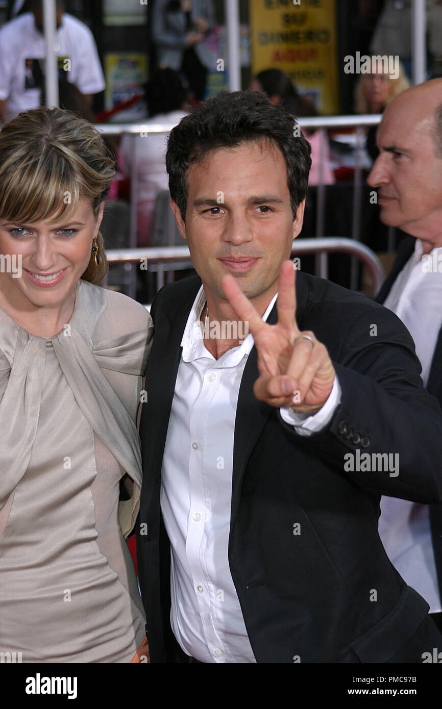 "Collateral" Premiere 8-2-2004 Mark Ruffalo and wife Sunrise Coigney ...