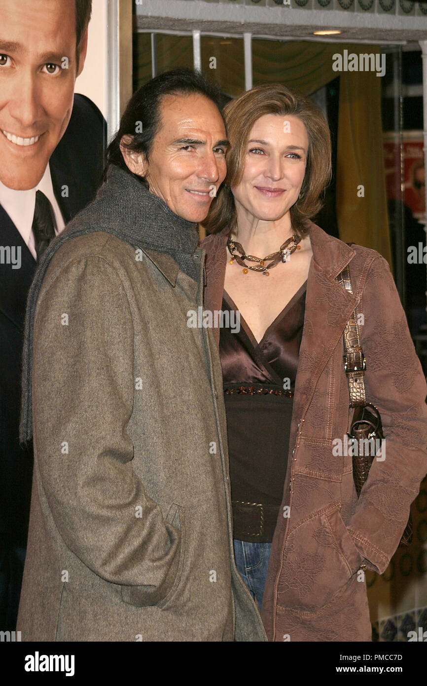 Fun with Dick and Jane (Premiere) Tom Henri, Brenda Strong 12-14-2005 ...
