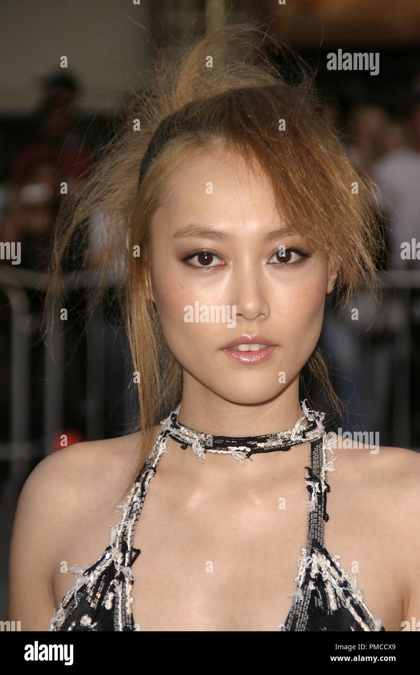 "Babel" (Premiere) Rinko Kikuchi 11-5-2006 / Mann Village / Westwood ...