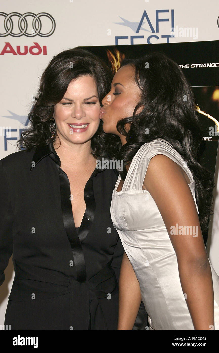 Gay kiss black hi-res stock photography and images - Alamy