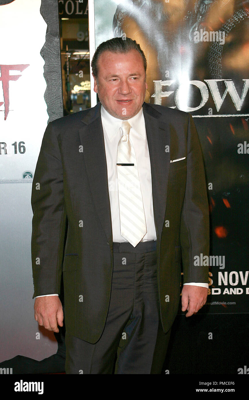 Beowulf (Premiere) Ray Winstone 11-5-2007 / Westwood Village Theater ...
