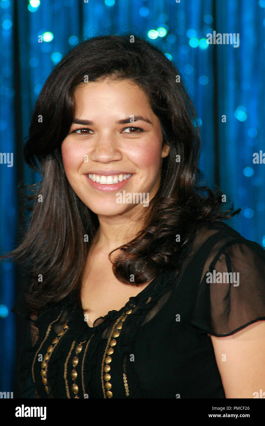"Enchanted" (Premiere) America Ferrera 11-17-2007 / El Capitan Theatre ...
