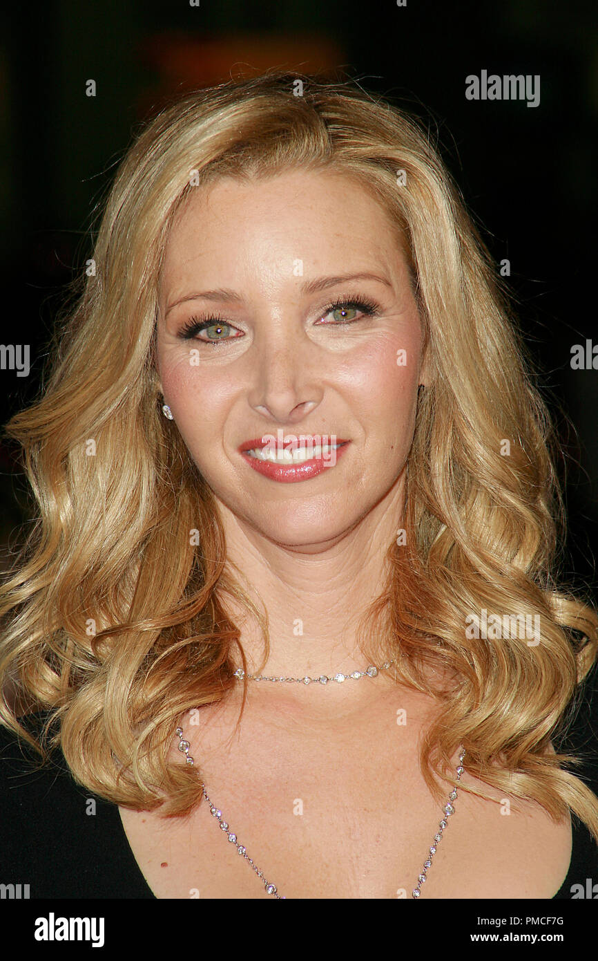 "P.S. I Love You" (Premiere) Lisa Kudrow 12-9-2007 / Grauman's Chinese ...
