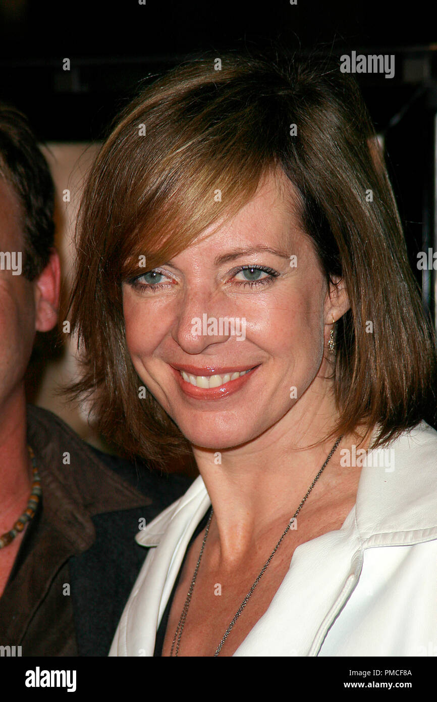 "P.S. I Love You" (Premiere) Allison Janney 12-9-2007 / Grauman's ...