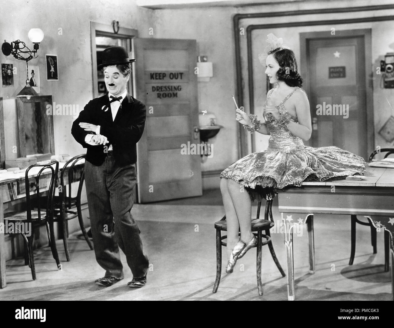 Charles Chaplin And Paulette Goddard Modern Times 1936 United